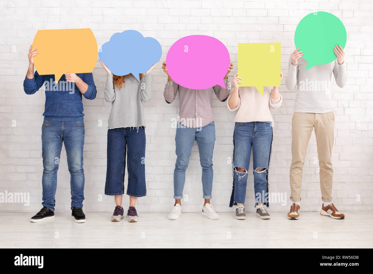 Students friends speech hi-res stock photography and images - Alamy