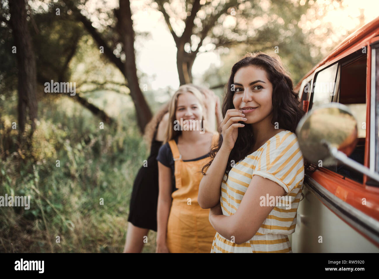 Girls enjoying the countryside hi-res stock photography and images - Alamy
