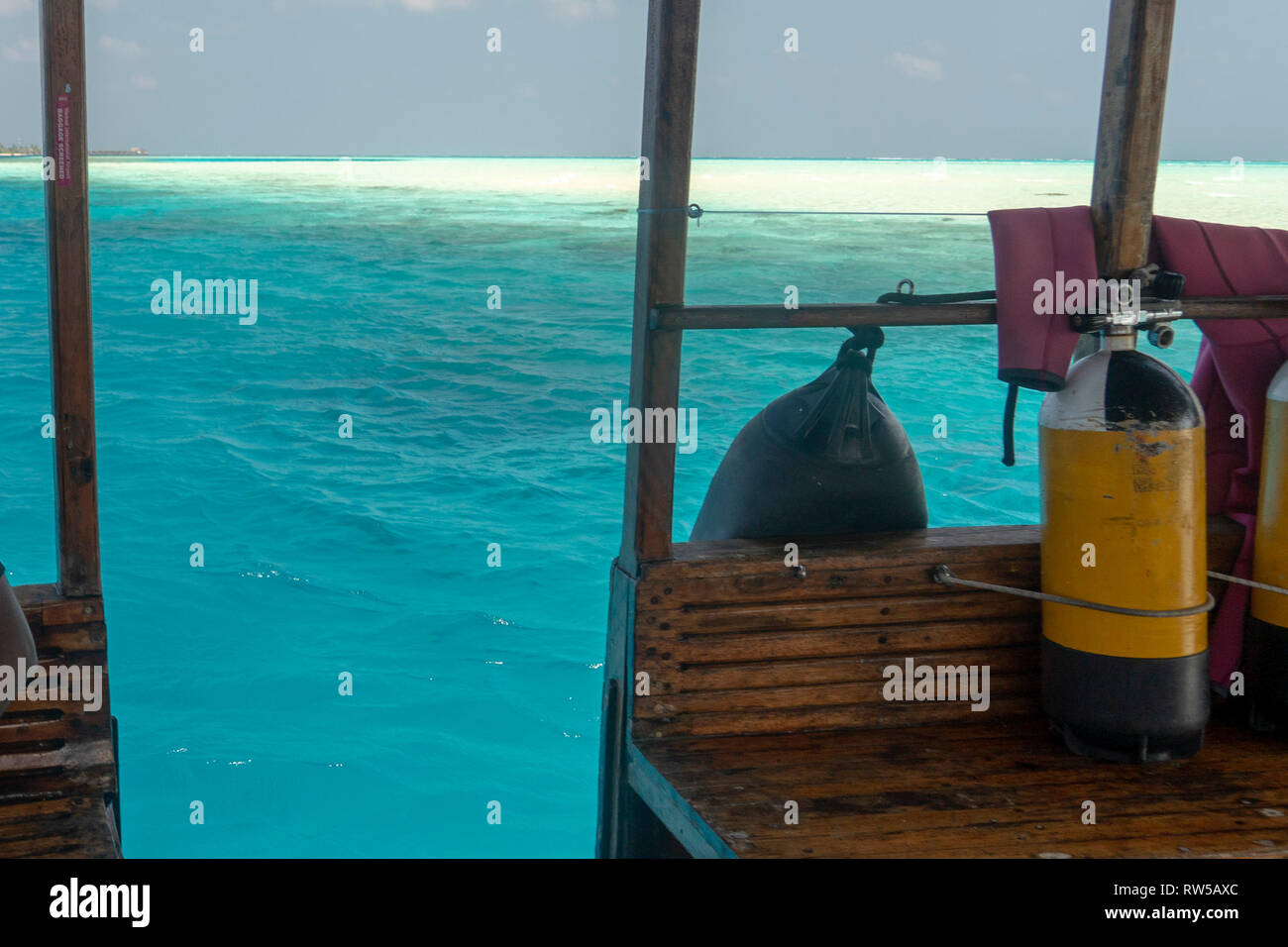 Tank on scuba diving boat in Tropical crystal water Stock Photo - Alamy