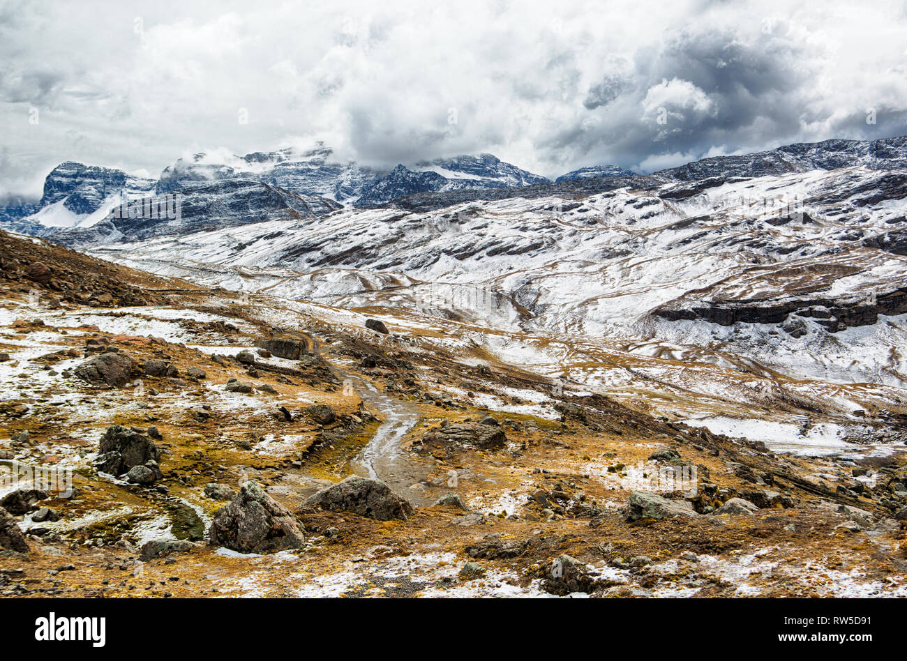 Cerro tunari hi-res stock photography and images - Alamy