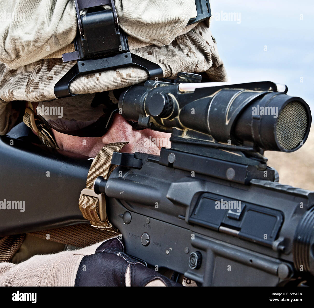 Us marine uniform close up hi-res stock photography and images - Alamy