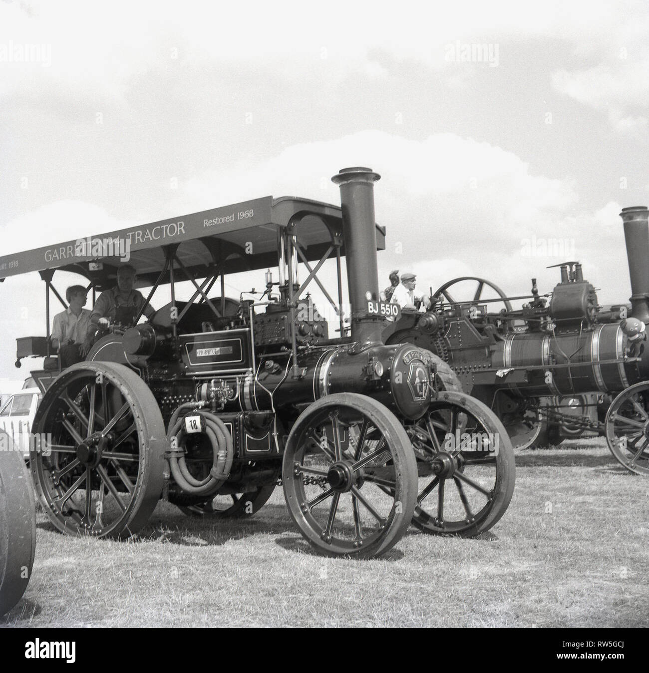 The garrett tractor hi-res stock photography and images - Alamy