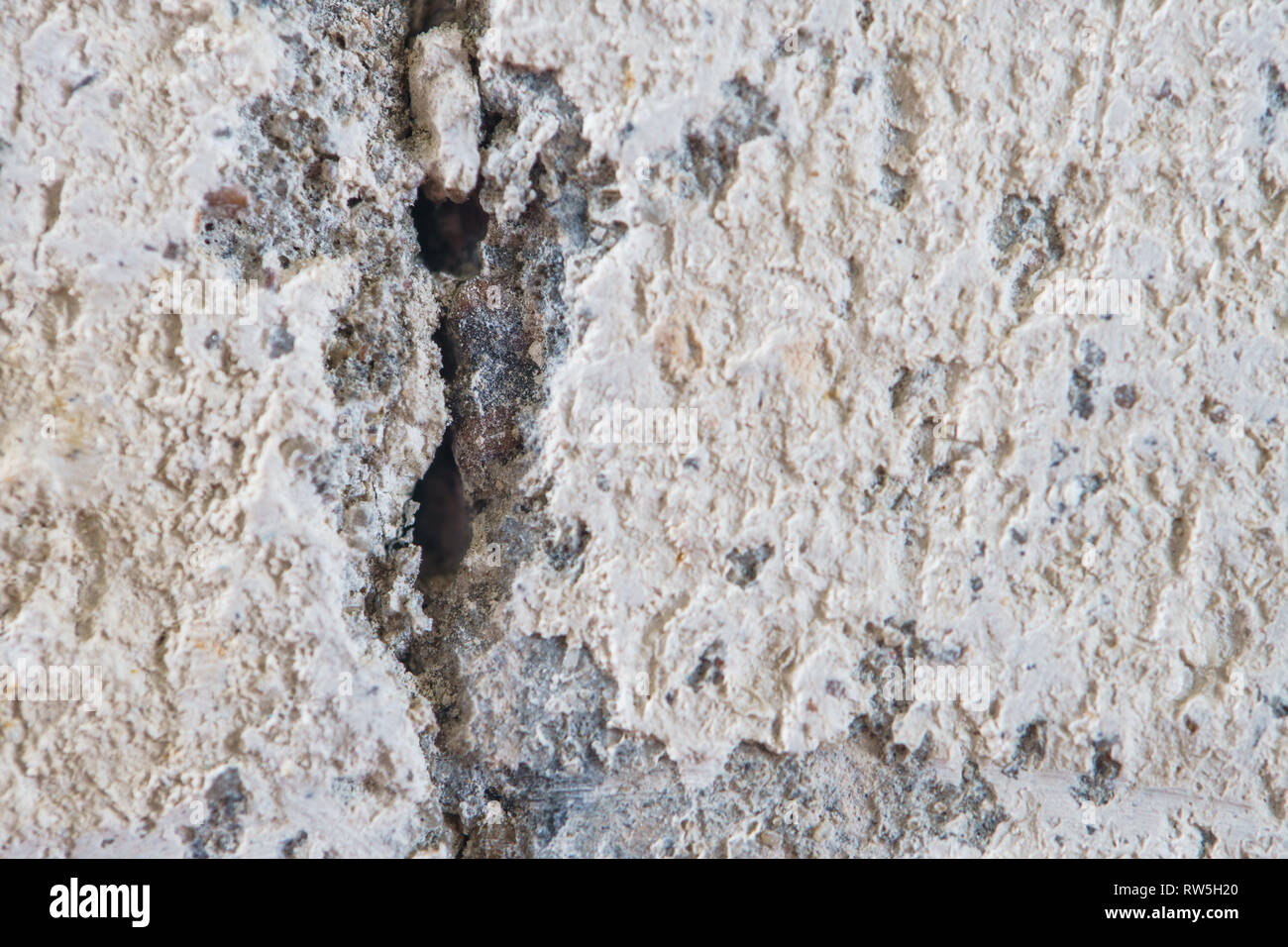 Destruction in Reinforced Concrete Construction. Defects at the ...