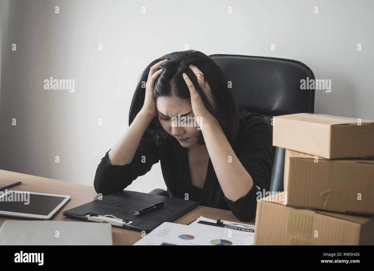 Stressed out office worker hi-res stock photography and images - Alamy