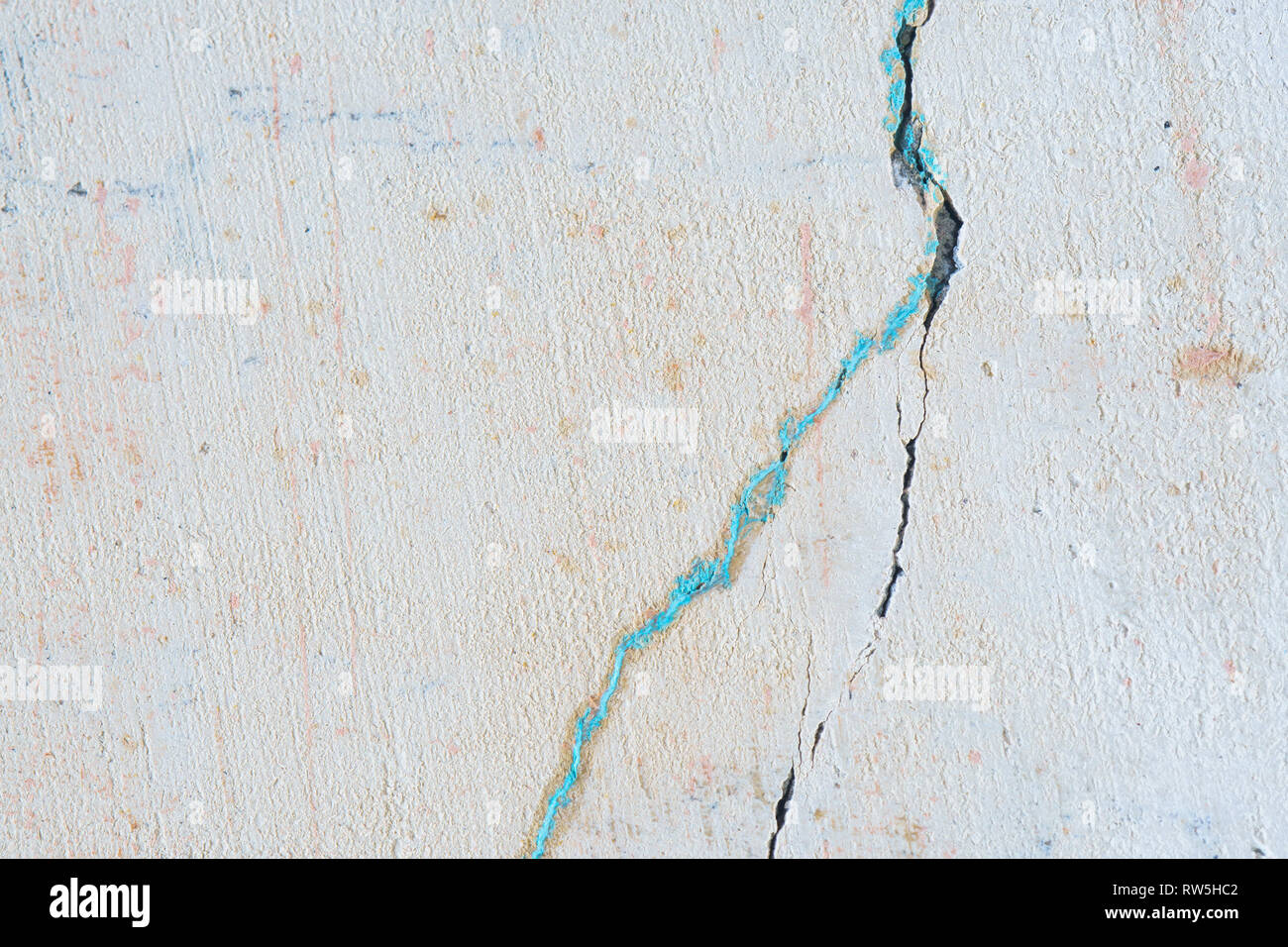 Destruction in Reinforced Concrete Construction. Defects at the ...