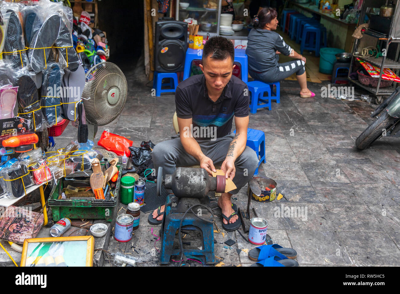 Street cobbler hi-res stock photography and images - Alamy