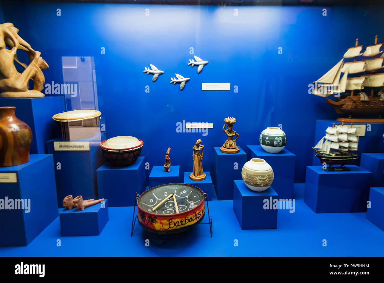 Columbus lighthouse santo domingo hi-res stock photography and images ...