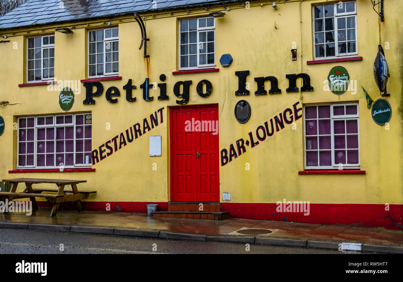 Donegal town centre hi-res stock photography and images - Alamy