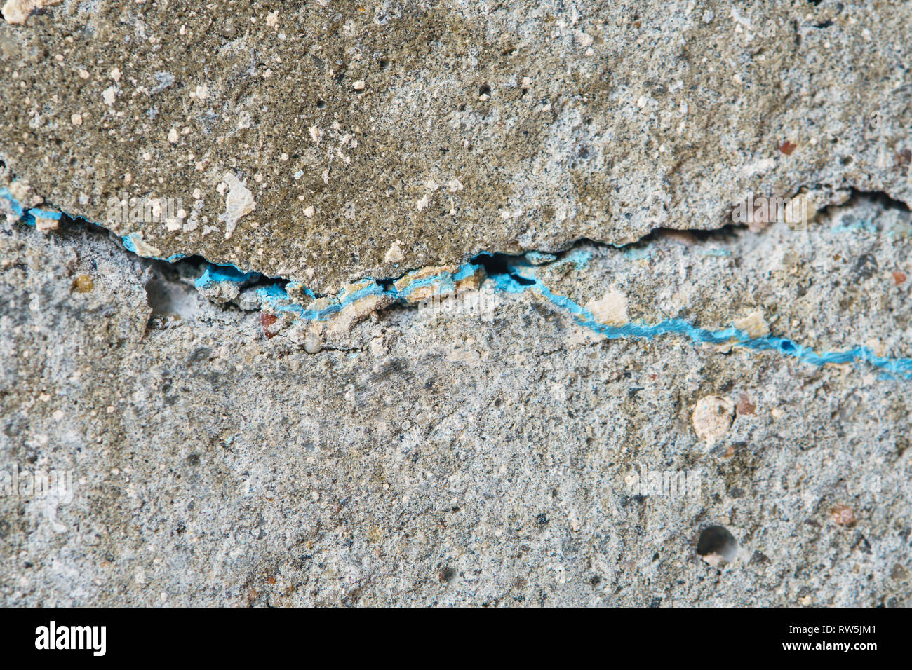 Destruction in Reinforced Concrete Construction. Defects at the ...