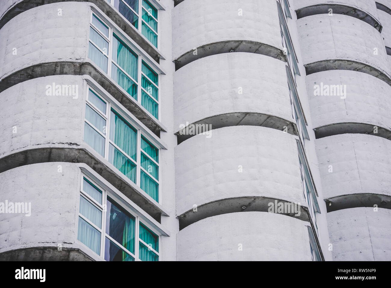 Rounded apartment building hi-res stock photography and images - Alamy