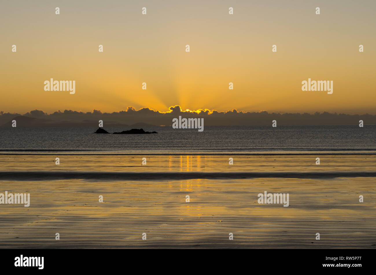 Ocean sunrise australia hi-res stock photography and images - Alamy
