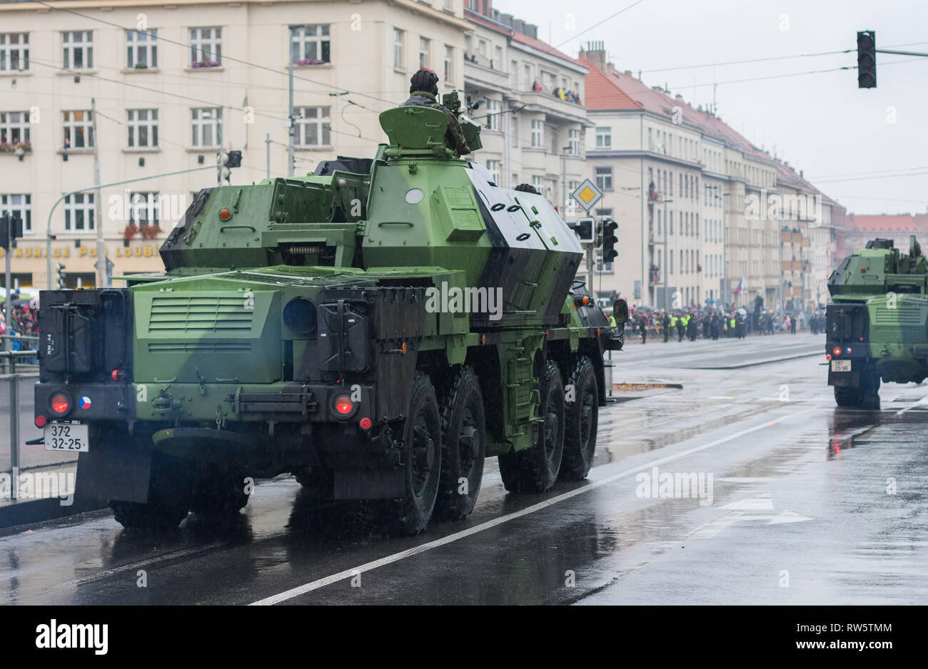 European street, Prague-October 28, 2018: Soldiers of Czech Army are ...