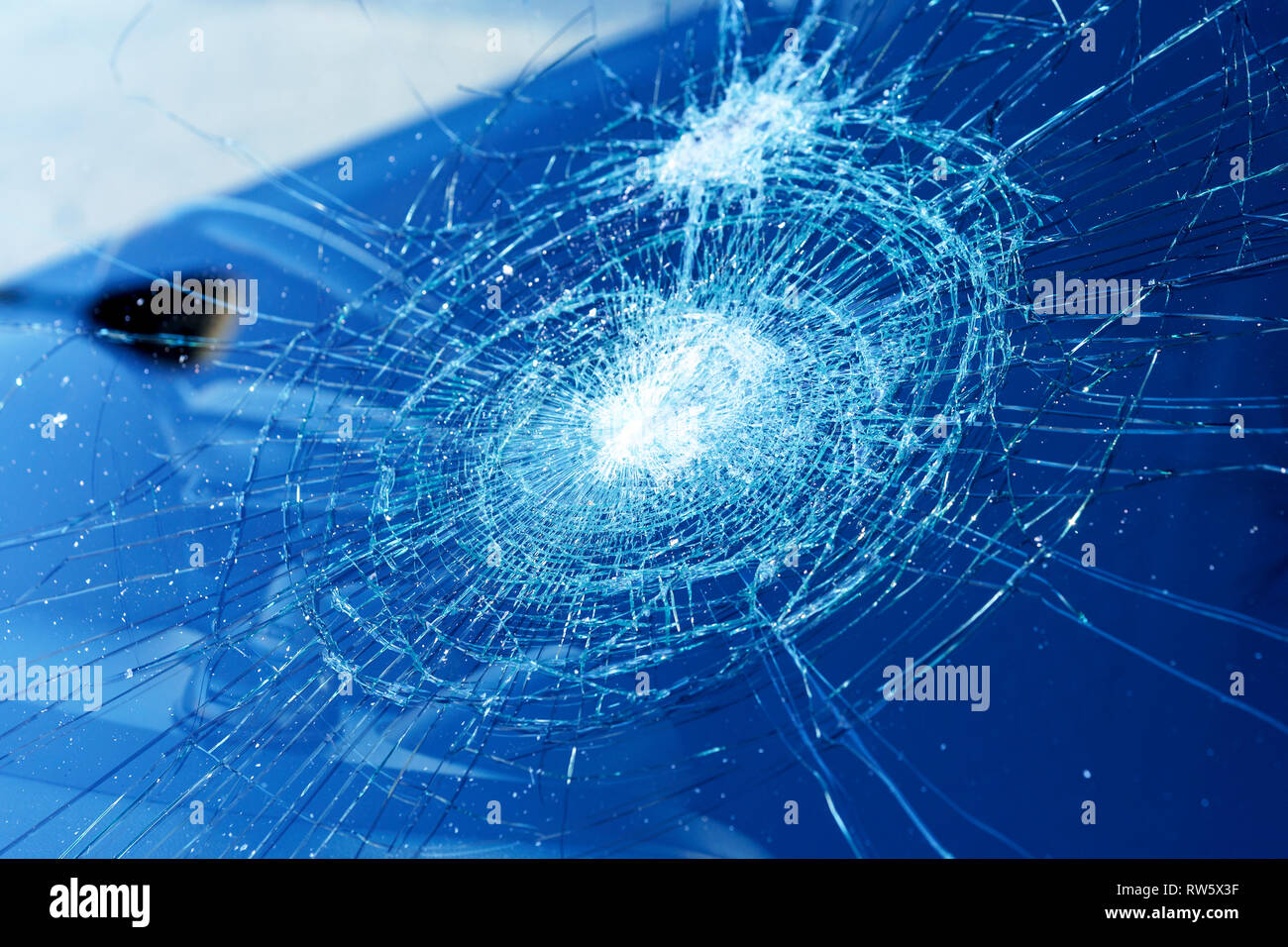 Cracked windscreen hi-res stock photography and images - Alamy