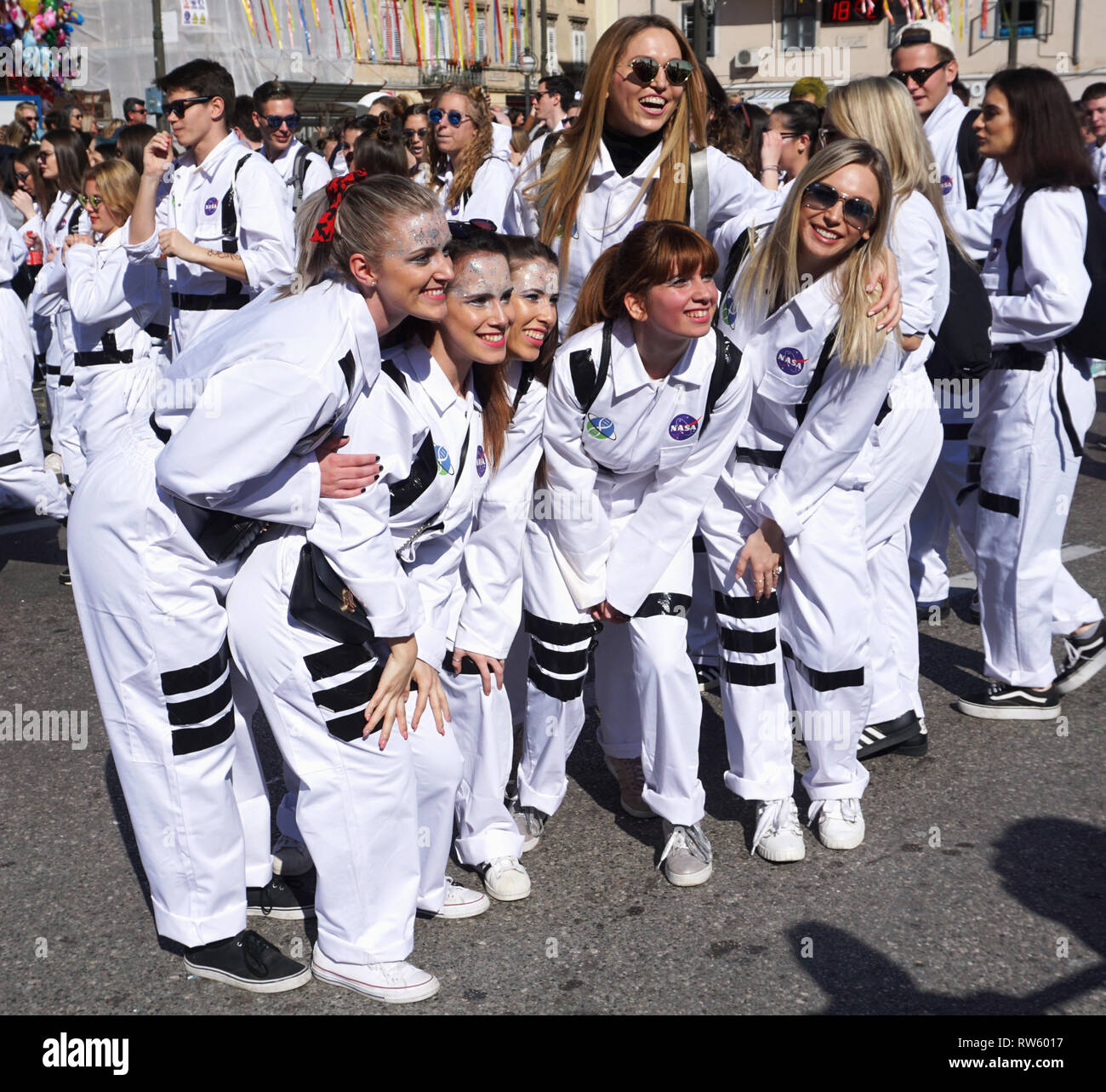 Croatian dance hi-res stock photography and images - Alamy