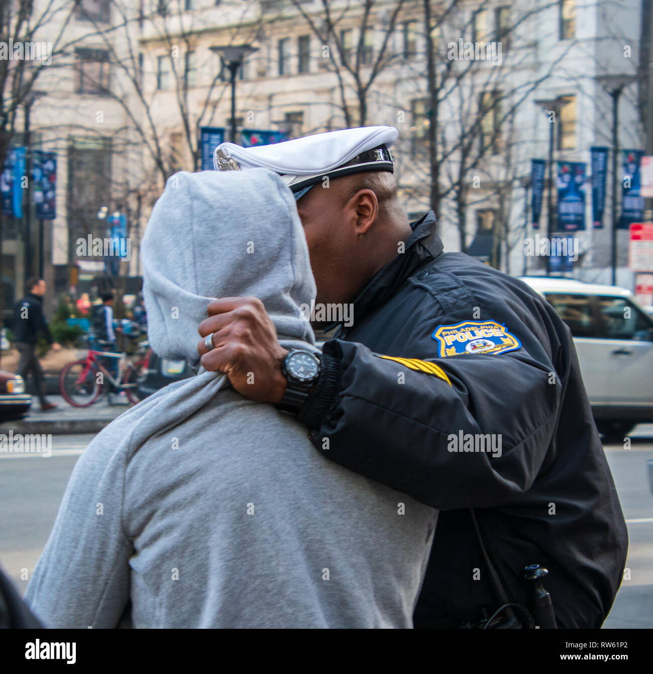 Police officer scuffle hi-res stock photography and images - Alamy