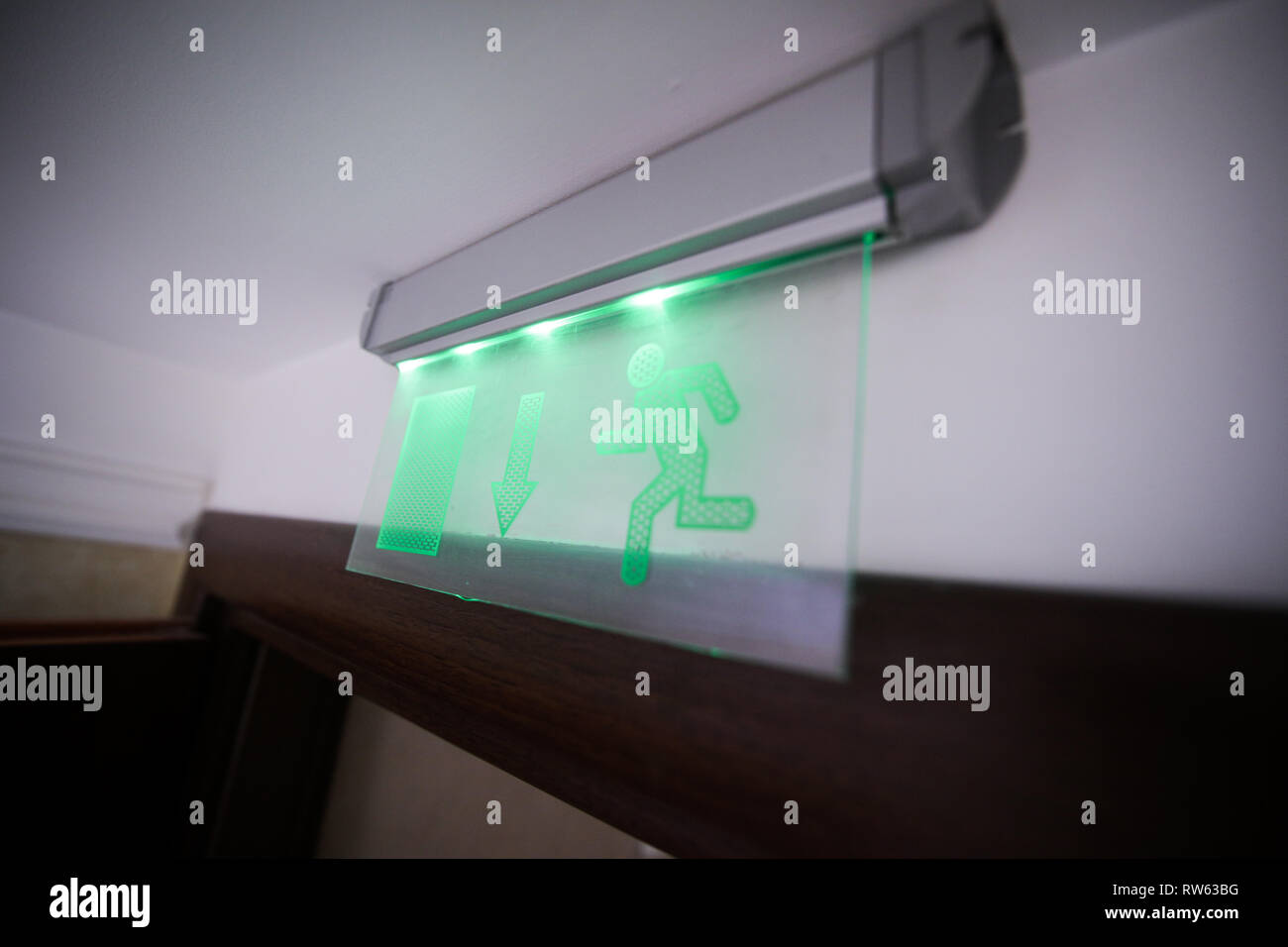 Fire safety sign corridor hi-res stock photography and images - Alamy