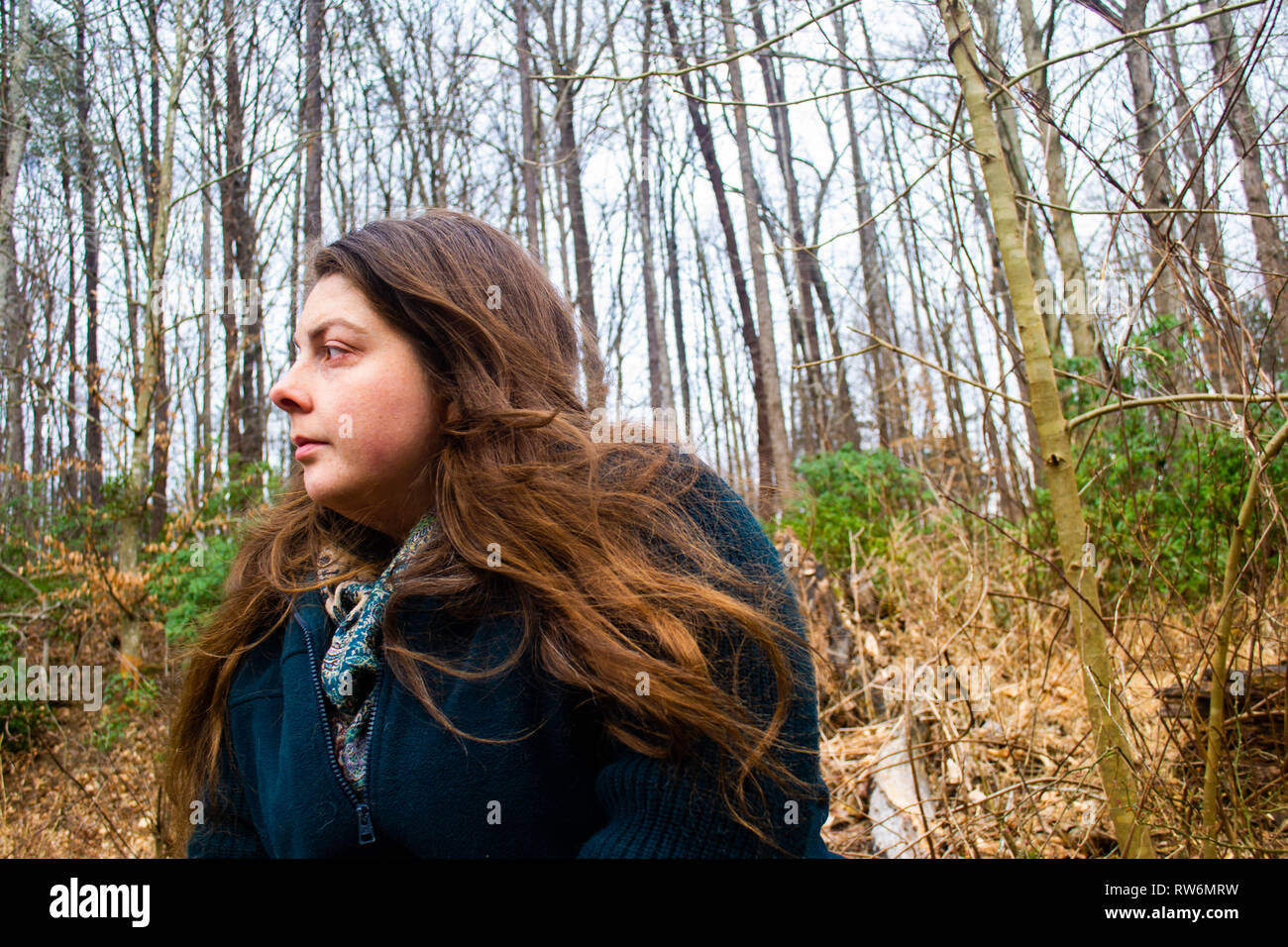 Woman think nature hi-res stock photography and images - Alamy