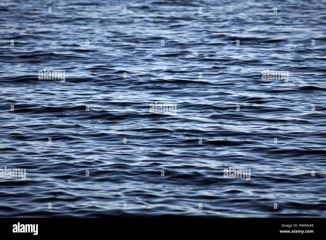 Smooth lake hi-res stock photography and images - Alamy