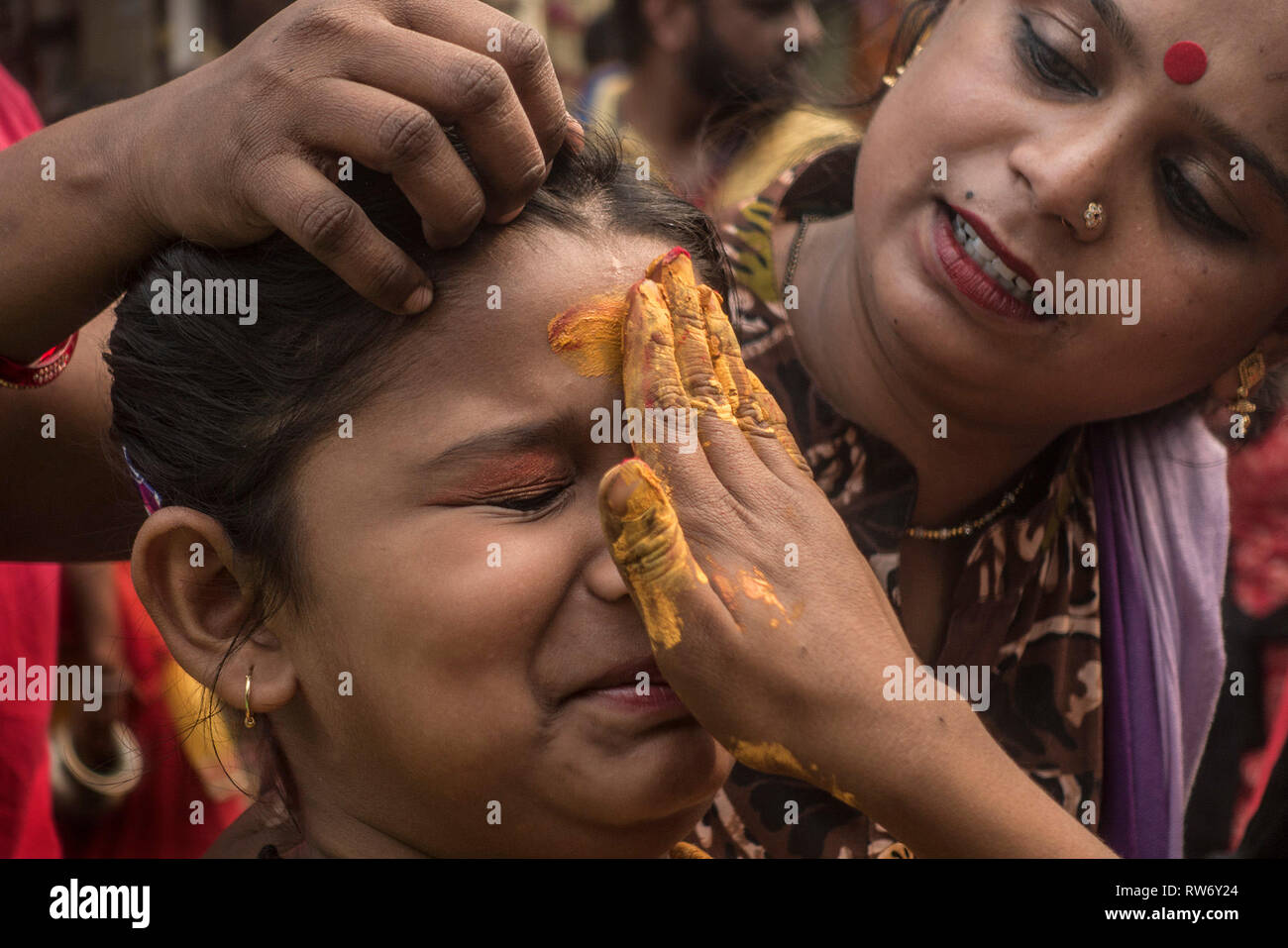 Hindu symbol on forehead hi-res stock photography and images - Alamy