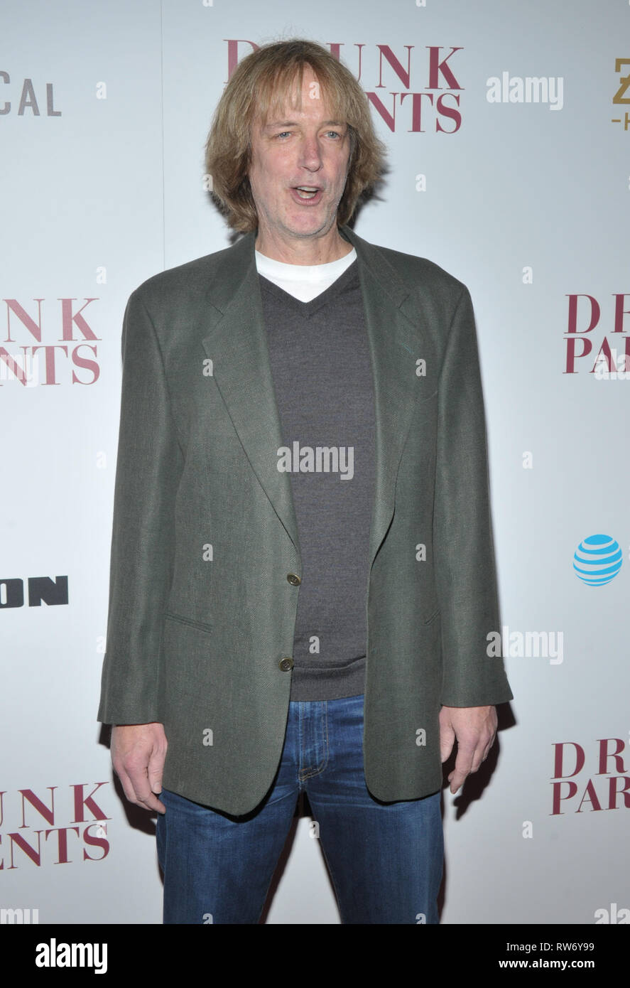 Wolf parents hi-res stock photography and images - Alamy