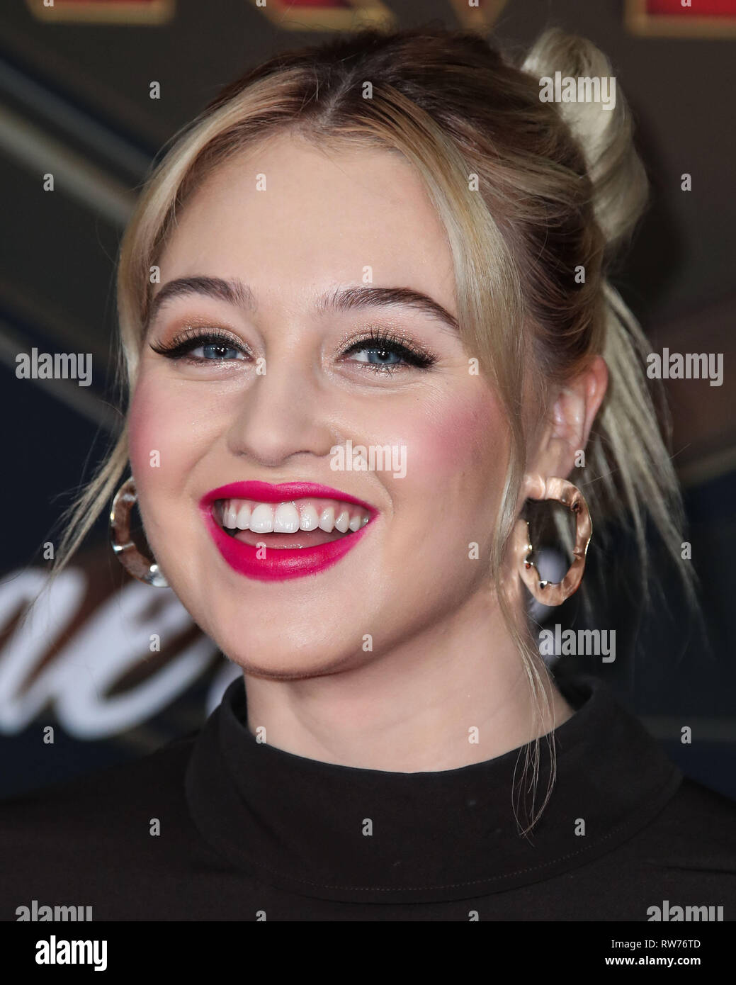 HOLLYWOOD, LOS ANGELES, CA, USA - MARCH 04: Model Iskra Lawrence ...