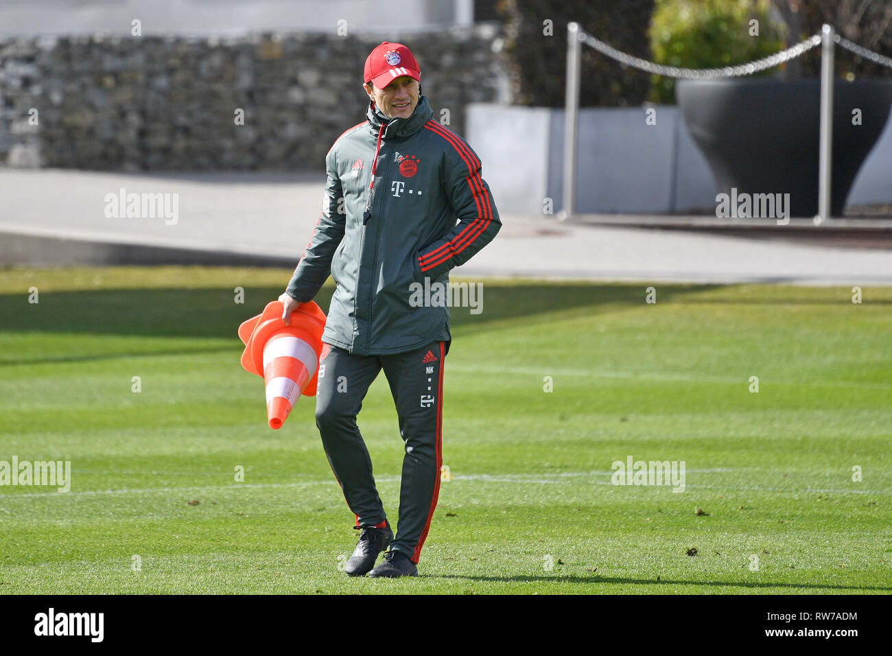Niko KOVAC (coach Bayern Munich), single image, cut out, full body shot ...