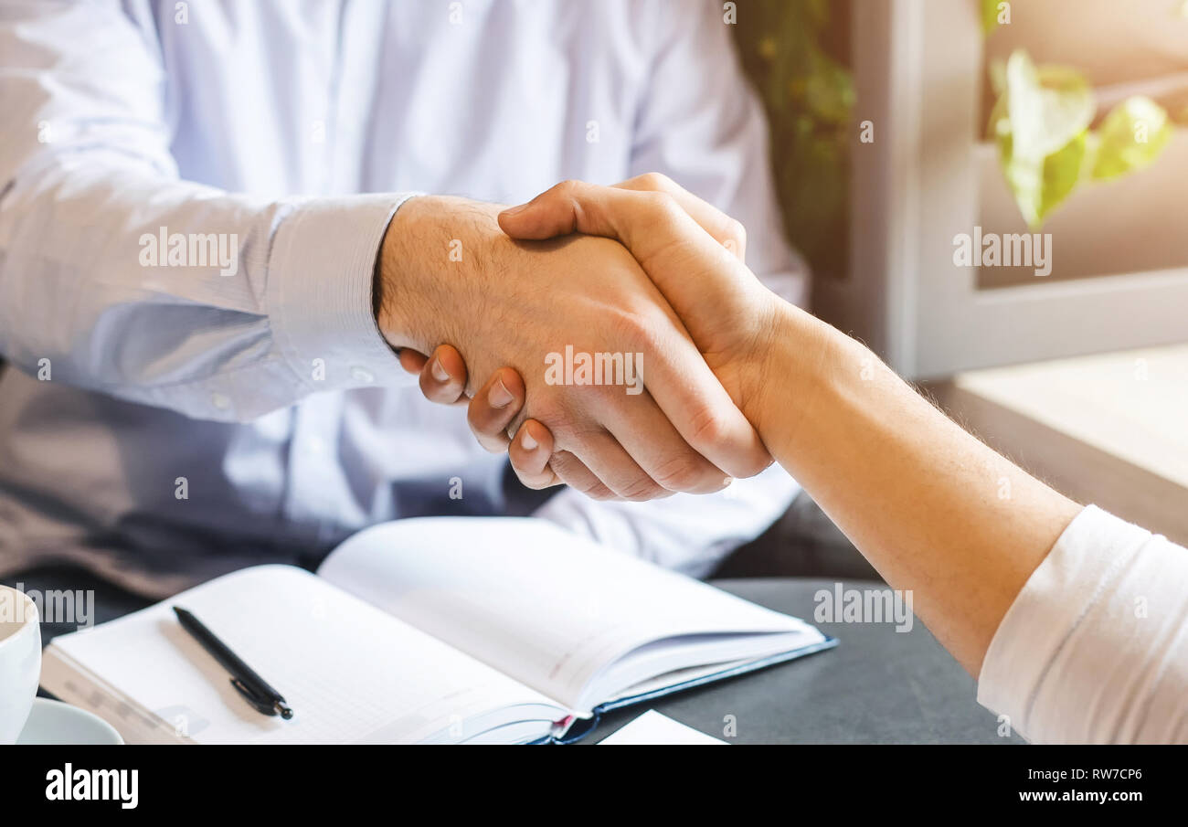 Break of agreement hi-res stock photography and images - Alamy