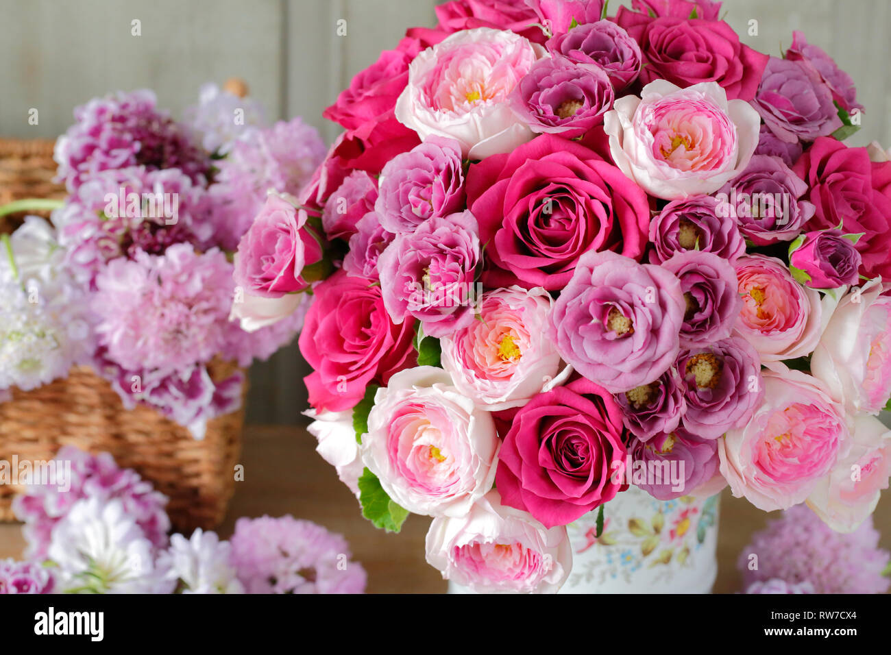 Multiple flower types hi-res stock photography and images - Alamy