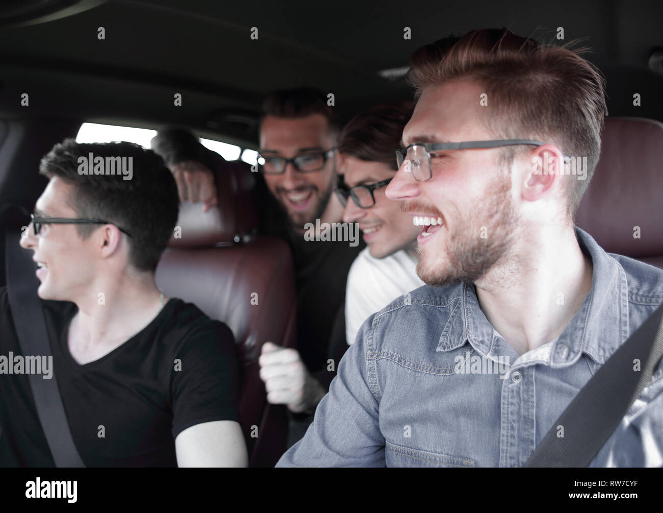 Singing in the car friends hi-res stock photography and images - Alamy