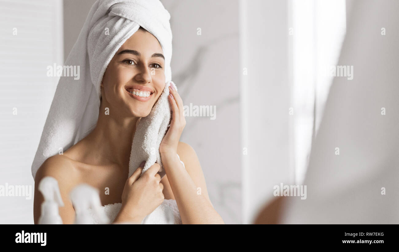 Hand pampering preparation hi-res stock photography and images - Alamy
