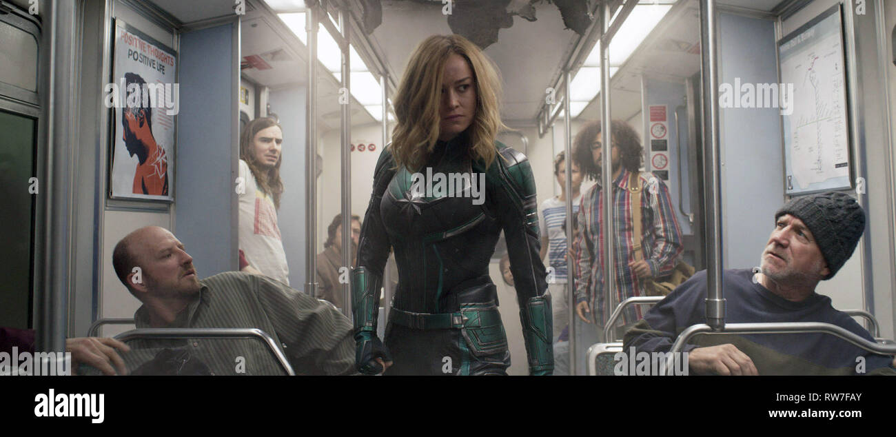 CAPTAIN MARVEL, center: Brie Larson as Carol Danvers / Captain Marvel ...
