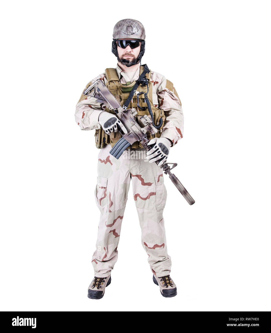 Bearded special warfare operator with assault rifle Stock Photo - Alamy