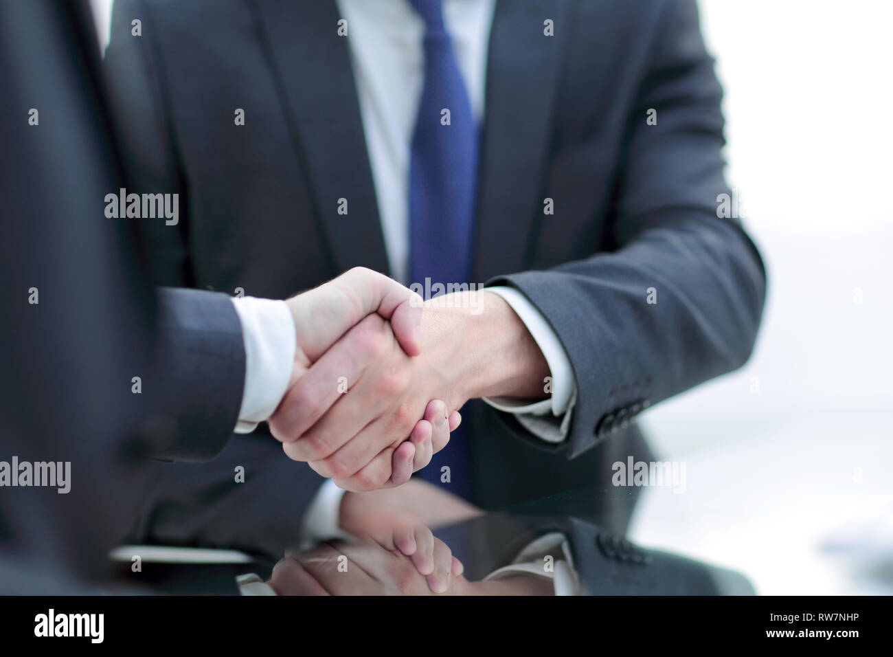 close up. handshake business people Stock Photo - Alamy close up. handshake business people Stock Photo - Alamy