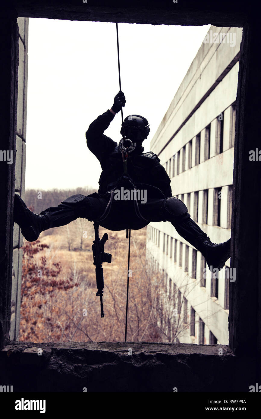 Swat team training hi-res stock photography and images - Alamy