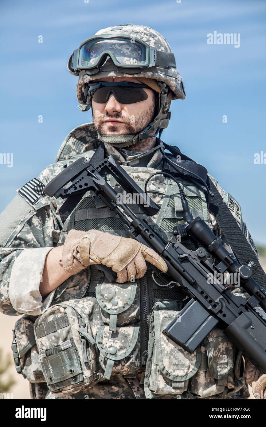 Portrait of United States airborne infantry marksman Stock Photo - Alamy