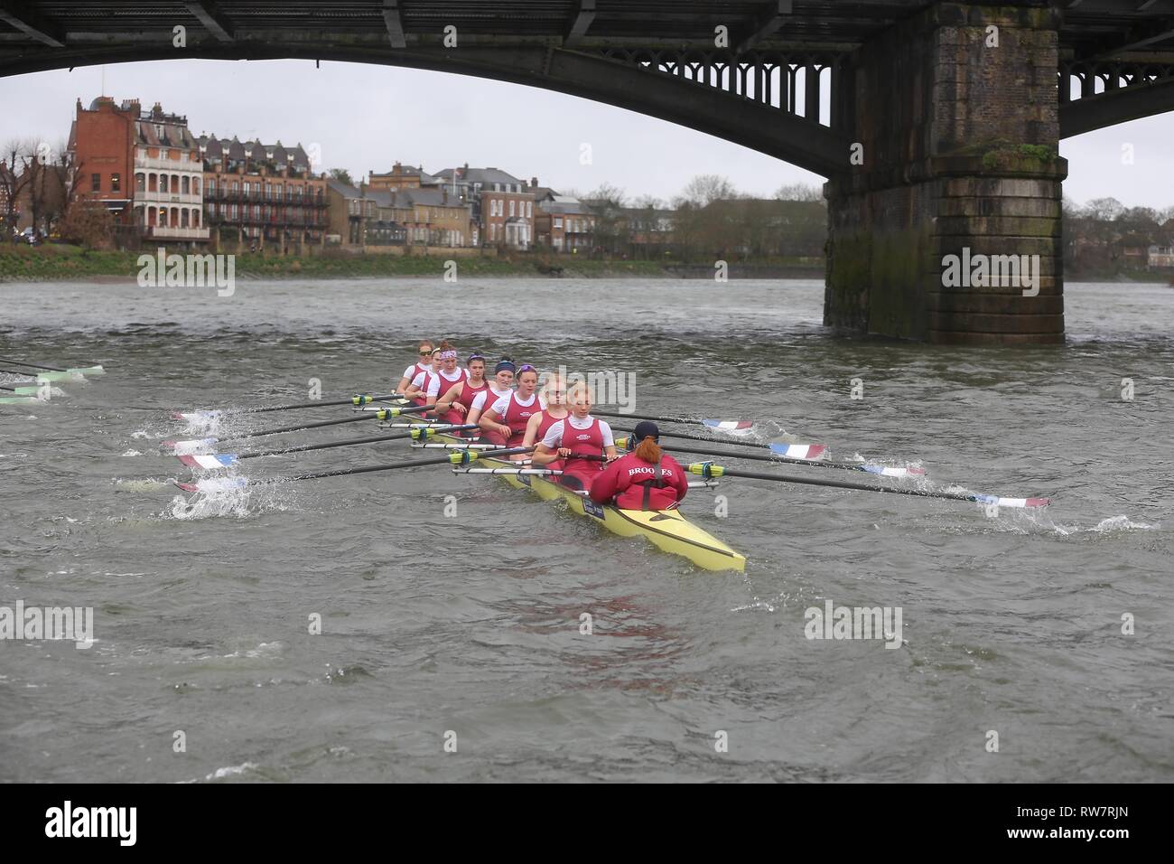 Oxford cambridge boat race finish line hi-res stock photography and ...