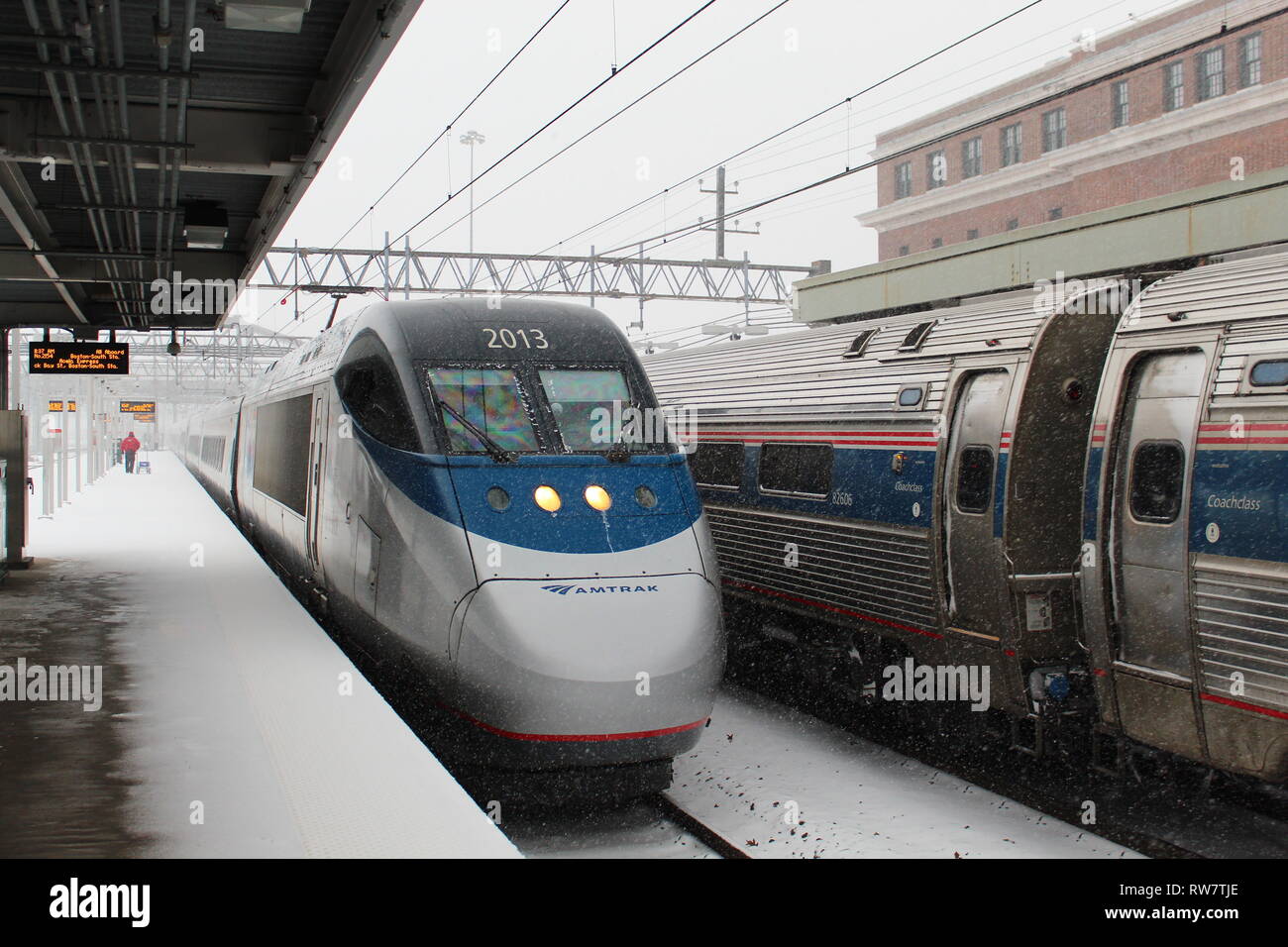 Amtrak, Hartford Line, and Shoreline East Trains at New Haven Union ...
