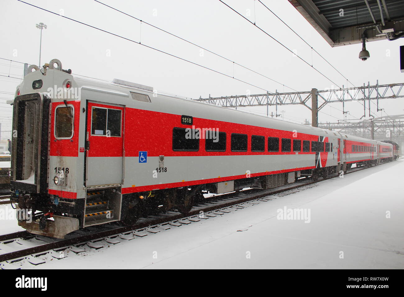 Amtrak, Hartford Line, and Shoreline East Trains at New Haven Union ...