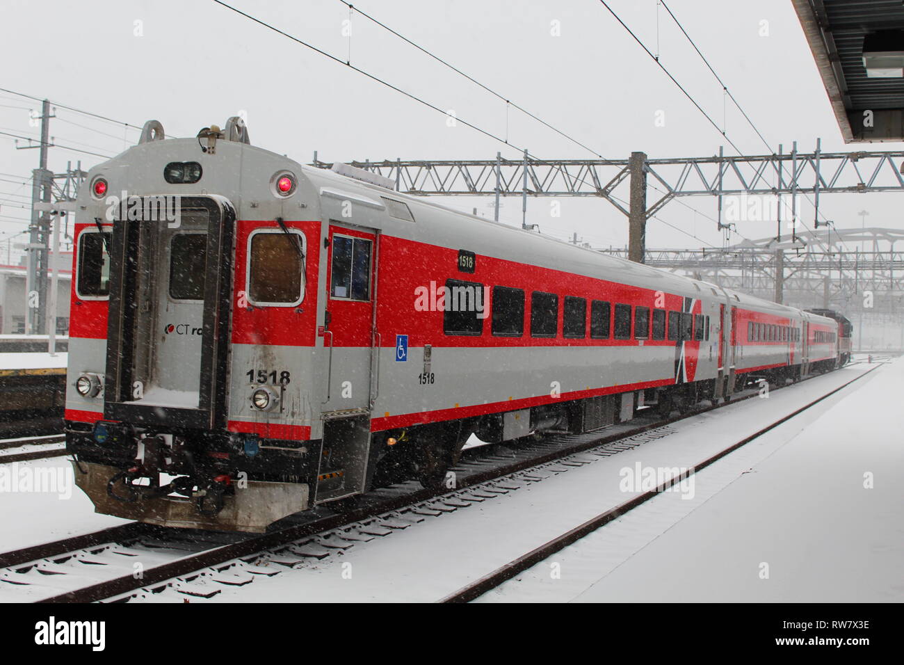 Amtrak, Hartford Line, and Shoreline East Trains at New Haven Union ...