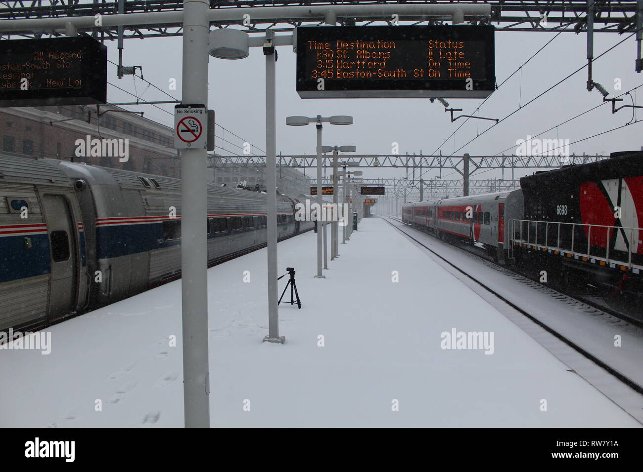Amtrak, Hartford Line, and Shoreline East Trains at New Haven Union ...