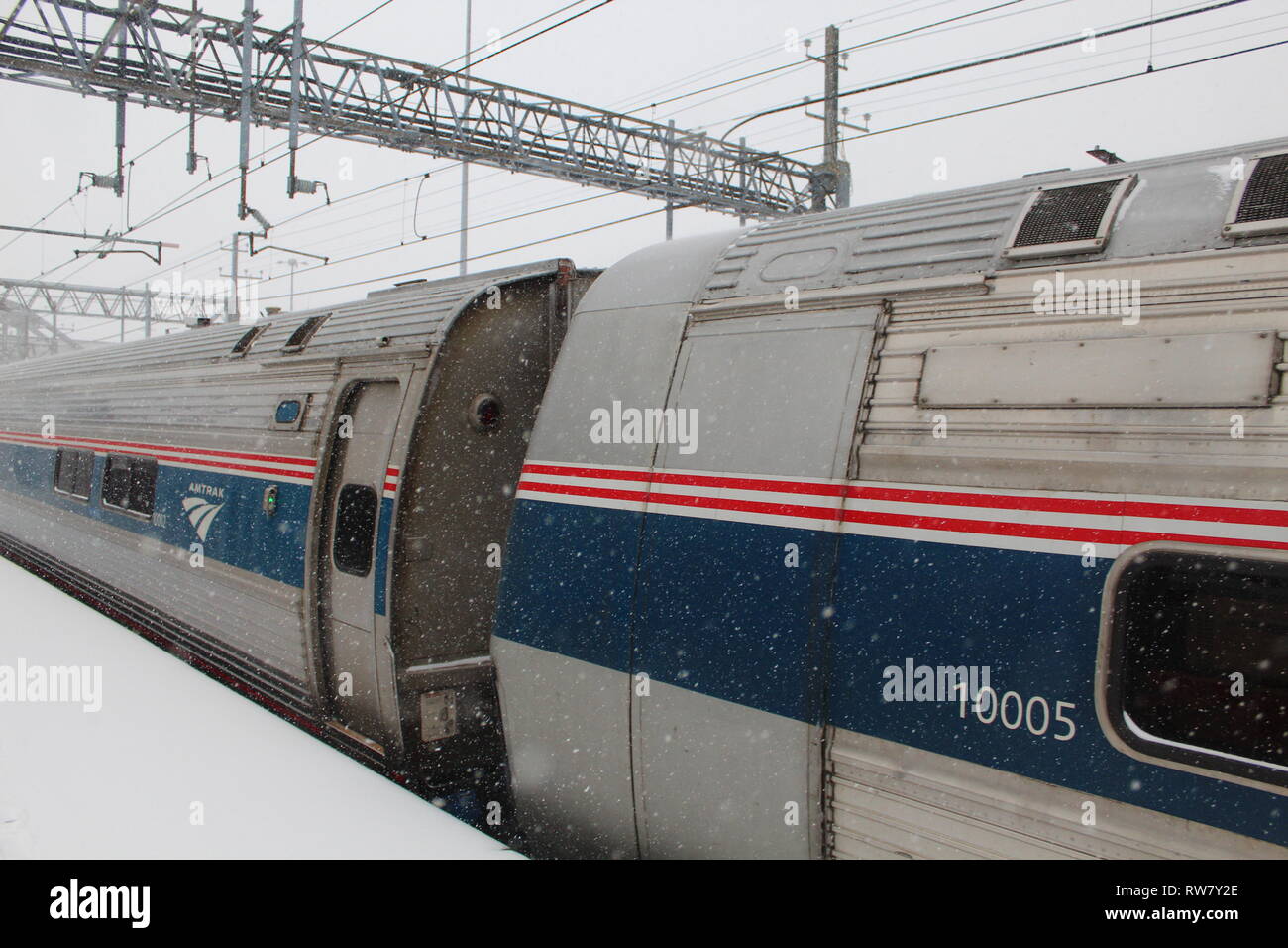 Amtrak, Hartford Line, and Shoreline East Trains at New Haven Union ...