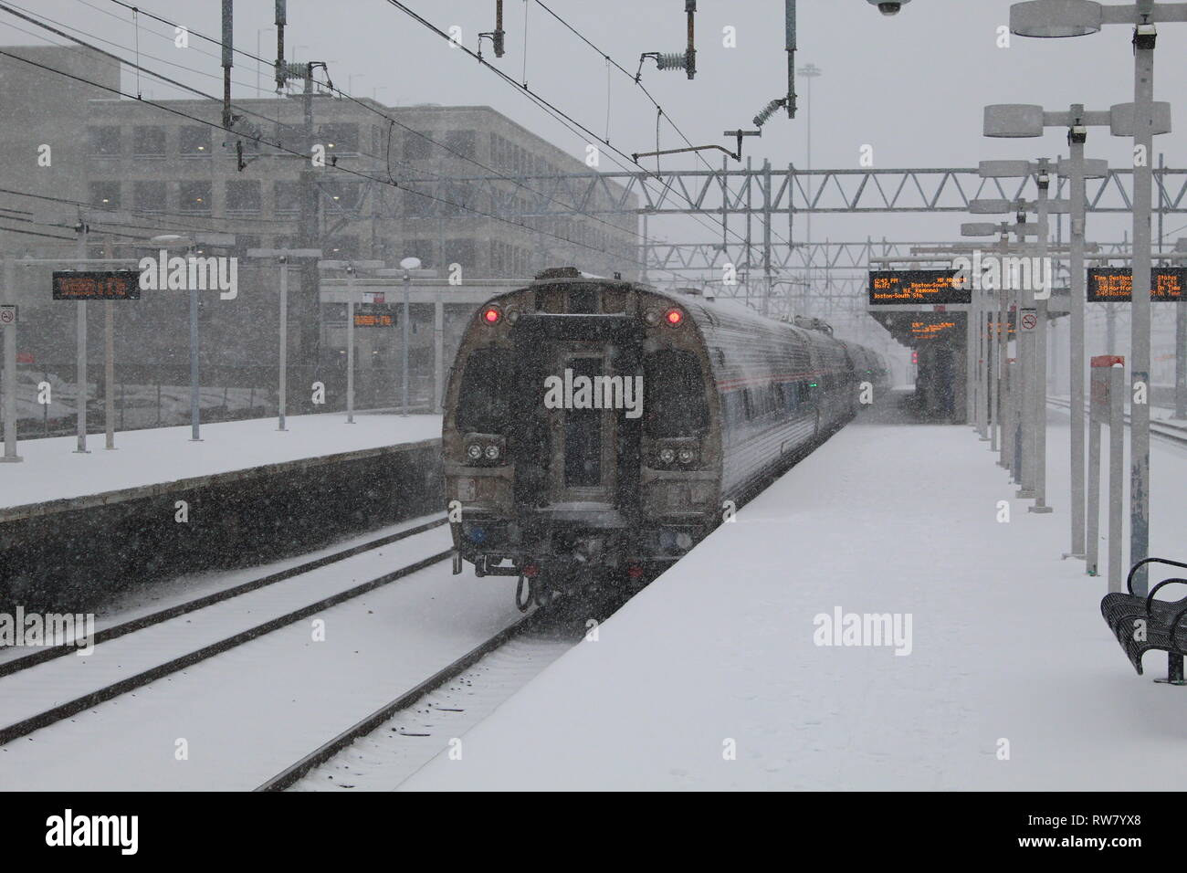 Amtrak, Hartford Line, and Shoreline East Trains at New Haven Union ...