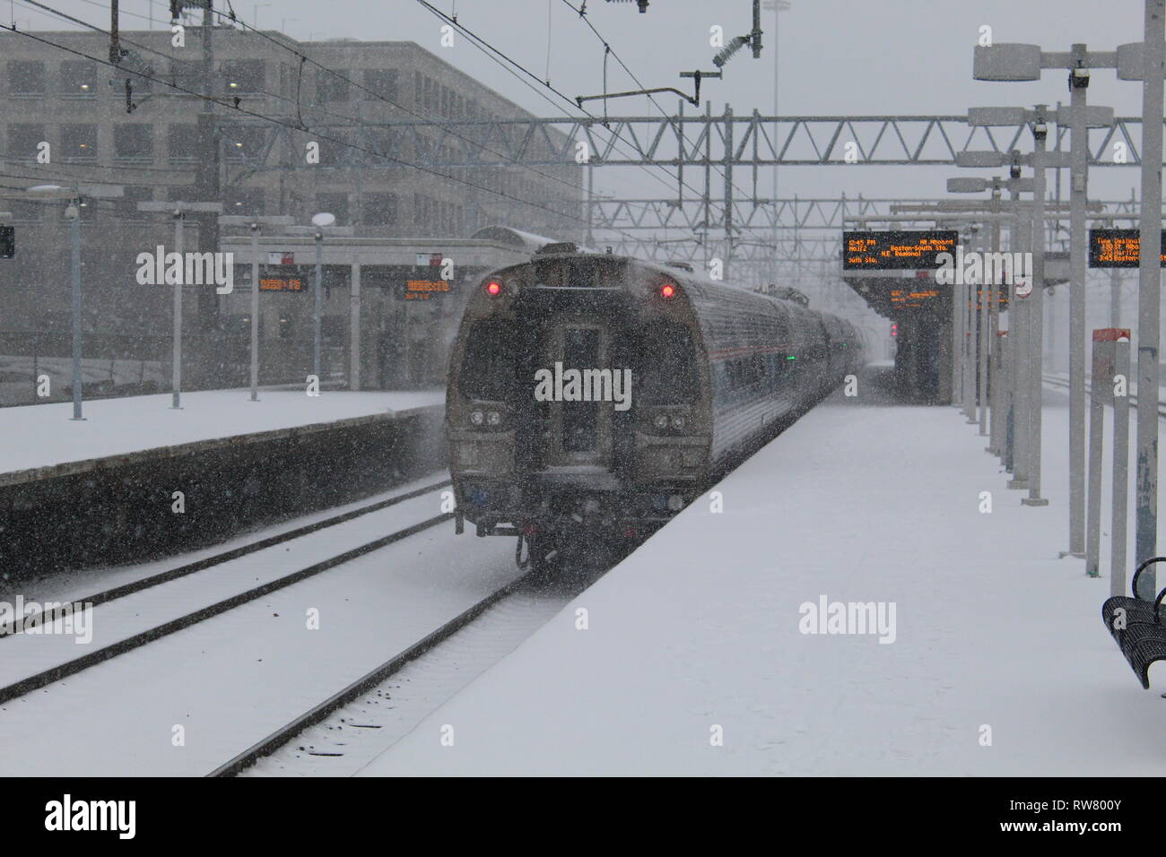Amtrak, Hartford Line, and Shoreline East Trains at New Haven Union ...