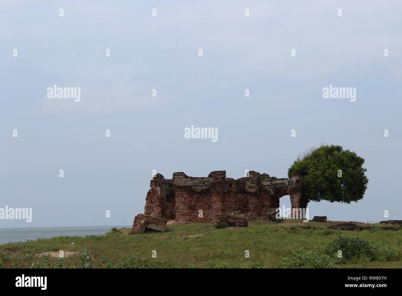 Doric bungalow hi-res stock photography and images - Alamy