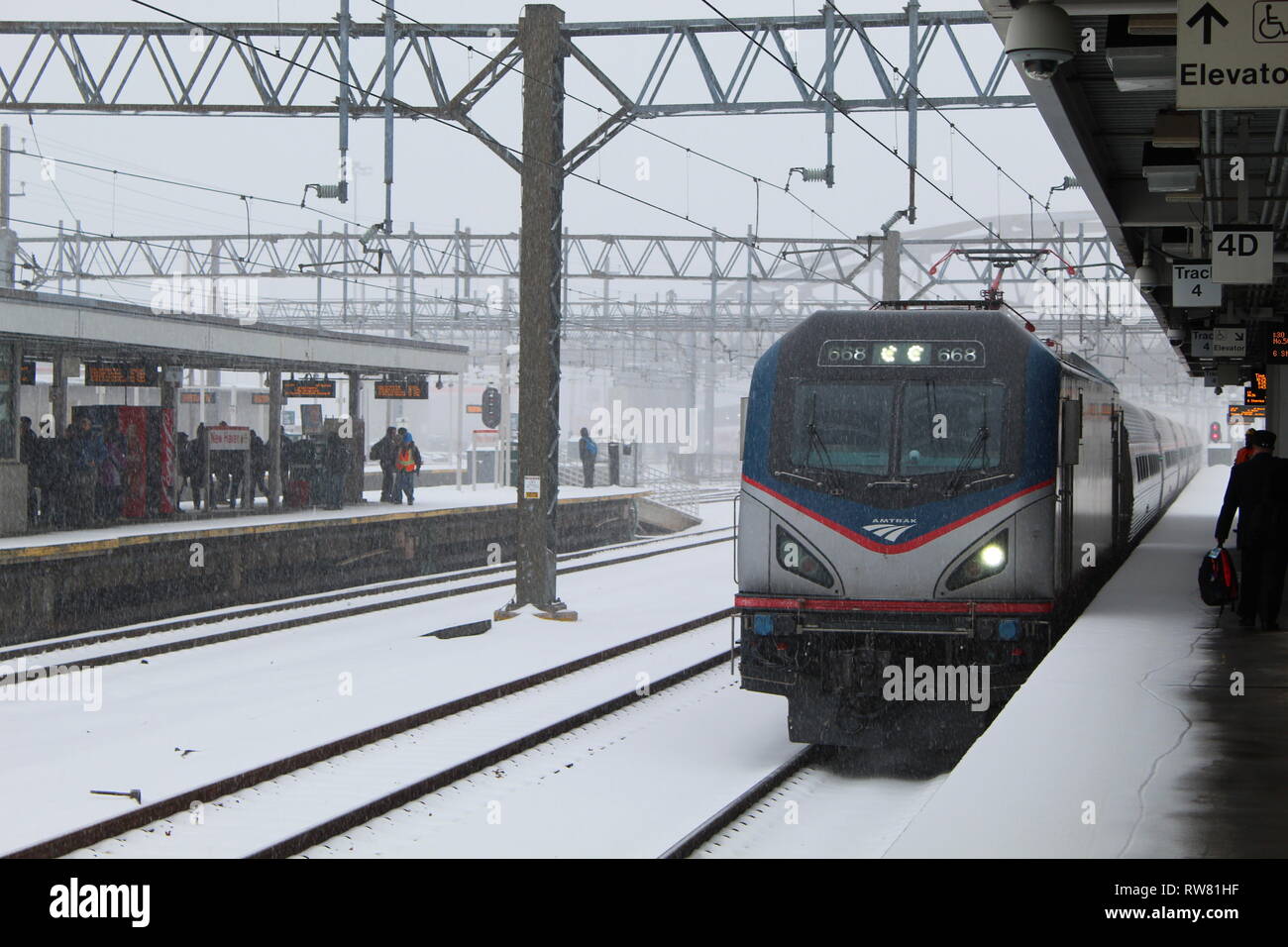 Amtrak, Hartford Line, and Shoreline East Trains at New Haven Union ...