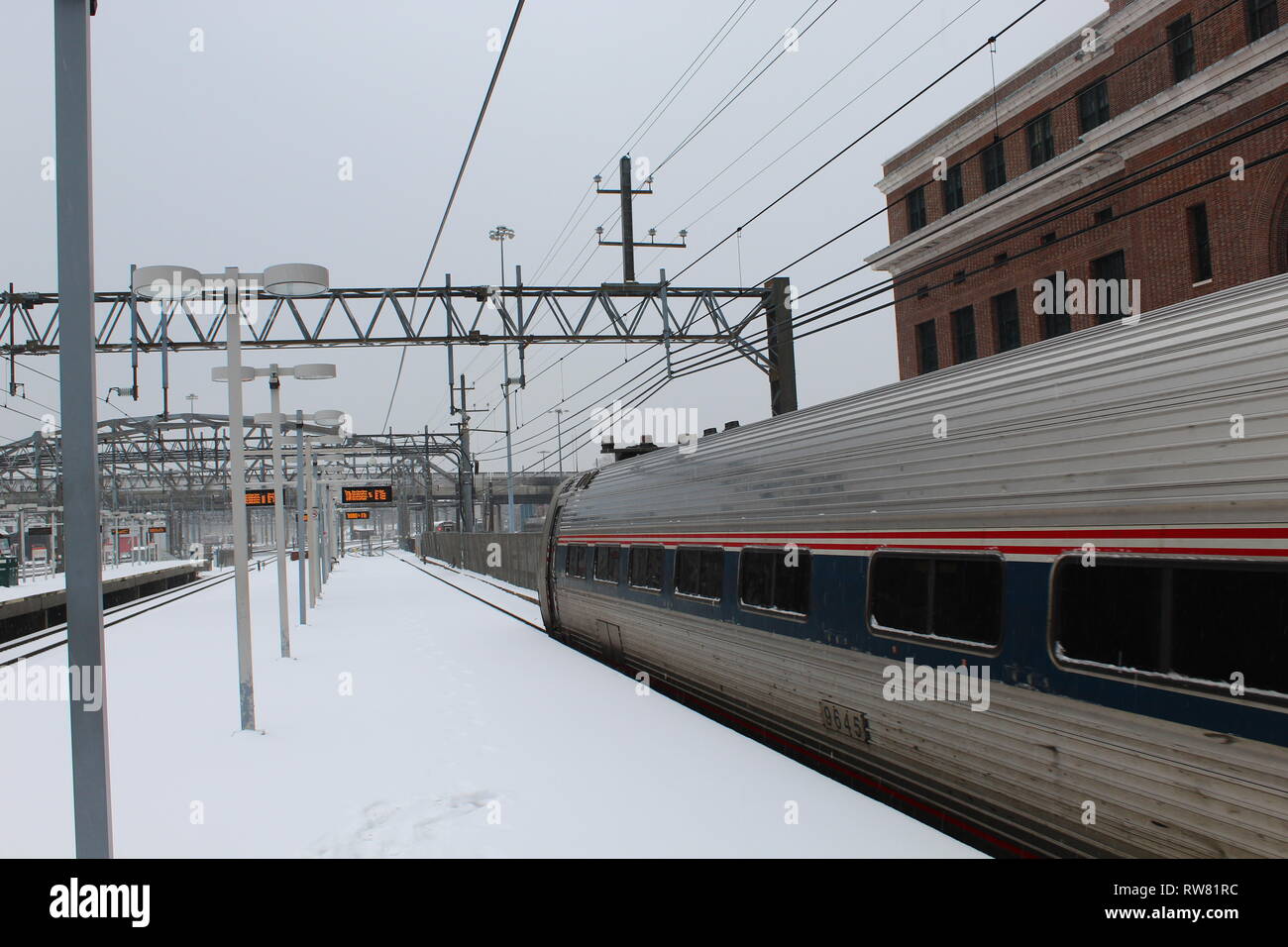 Amtrak, Hartford Line, and Shoreline East Trains at New Haven Union ...
