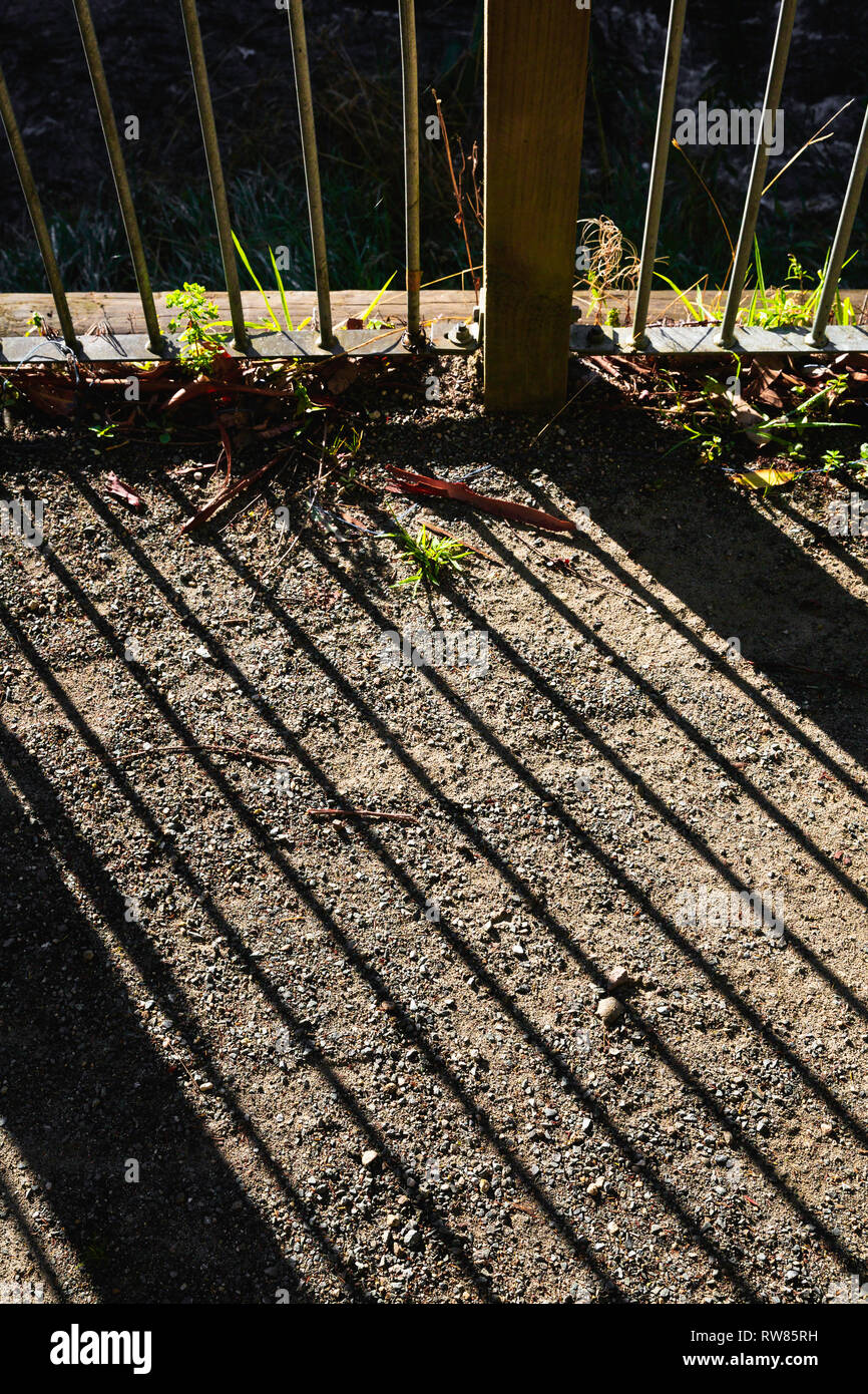 Silhouette made from metal hi-res stock photography and images - Alamy