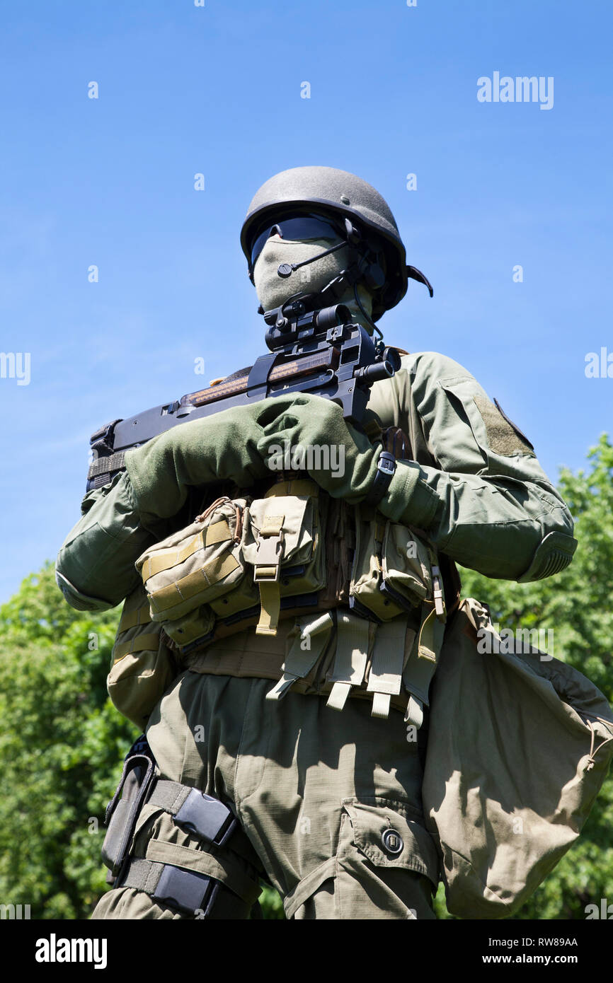 Jagdkommando soldier of the Austrian special forces, equipped with ...