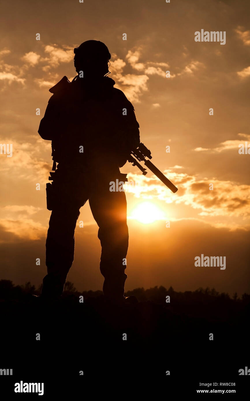 Silhouette united army ranger hi-res stock photography and images - Alamy