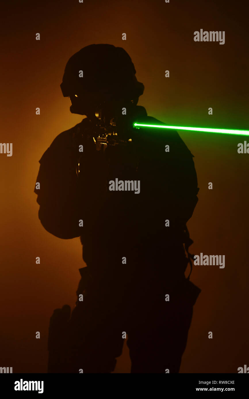 Laser sight rifle hi-res stock photography and images - Alamy